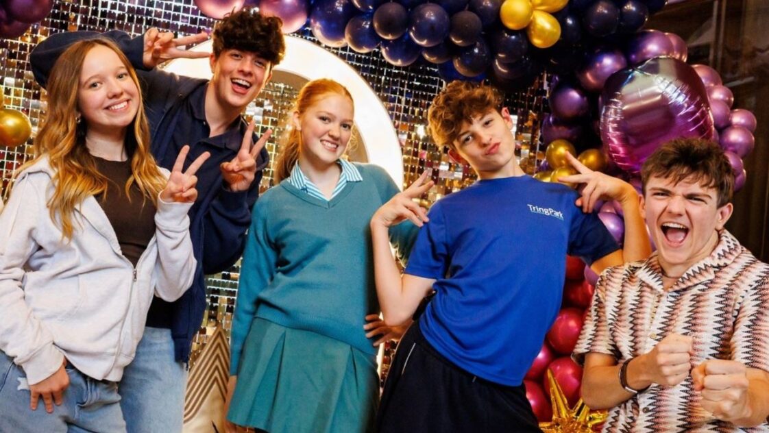 Stage Stars CBBC: Inside The Lives Of Young Performers At Tring Park School