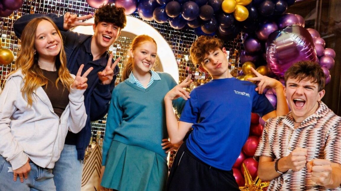 Stage Stars CBBC: Inside The Lives Of Young Performers At Tring Park School
